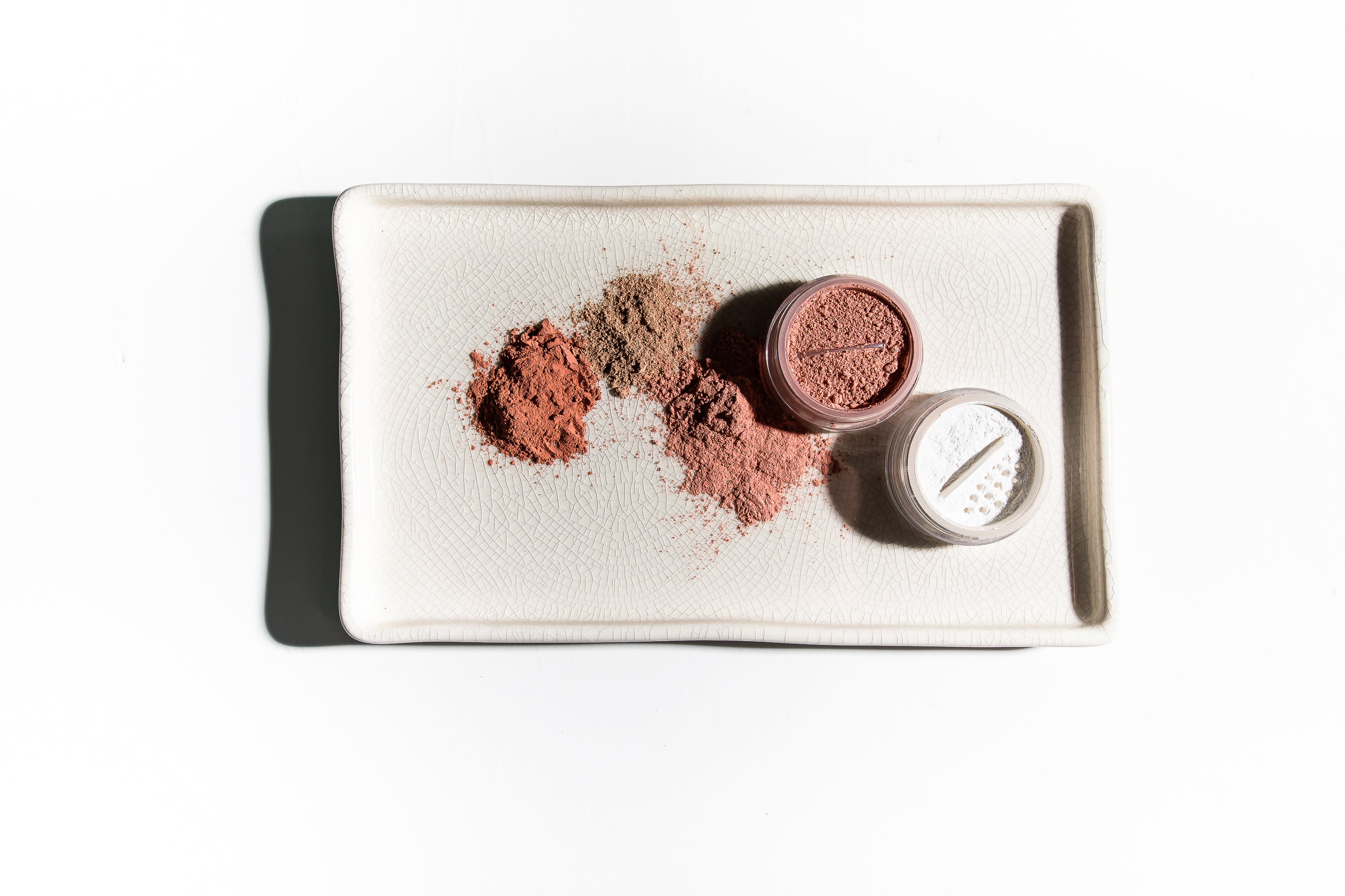 Descubre un brillo radiante con el rubor suelto Omiana – Omiana Beauty